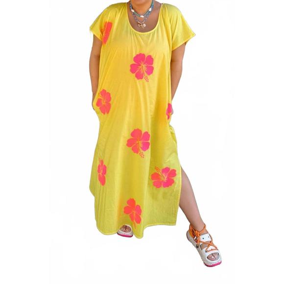 Tela | Dresses | New Tela Happy Hibiscus Caftan Maxi Dress In Yellow ...